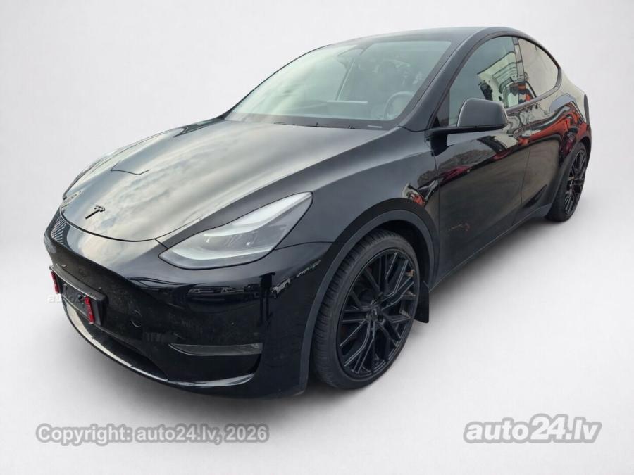 Melns Tesla Model Y 2024 Tallina, ar dzinēja tilpumu 0.00 L un nobraukumu 40 tūkst. km par 41900 €, foto 1 vietnē AUTOMOTO.COM.LV