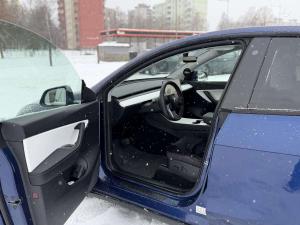 Blue Tesla Model Y 2020 in Kaunas, with an engine capacity of 0.00 L and mileage of 82 thousand km for 23000 €, photo 8 on AUTOMOTO.COM.LV