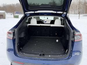 Blue Tesla Model Y 2020 in Kaunas, with an engine capacity of 0.00 L and mileage of 82 thousand km for 23000 €, photo 9 on AUTOMOTO.COM.LV