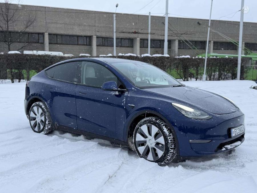 Blue Tesla Model Y 2020 in Kaunas, with an engine capacity of 0.00 L and mileage of 82 thousand km for 23000 €, photo 10 on AUTOMOTO.COM.LV