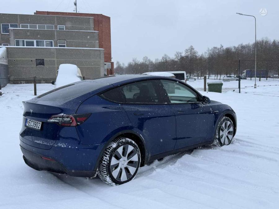 Blue Tesla Model Y 2020 in Kaunas, with an engine capacity of 0.00 L and mileage of 82 thousand km for 23000 €, photo 12 on AUTOMOTO.COM.LV