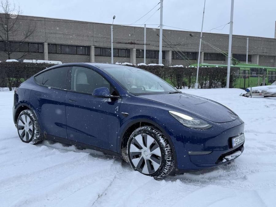 Blue Tesla Model Y 2020 in Kaunas, with an engine capacity of 0.00 L and mileage of 82 thousand km for 23000 €, photo 16 on AUTOMOTO.COM.LV