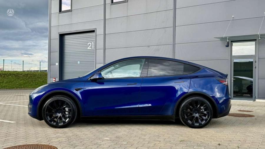 Blue Tesla Model Y 2021 in Vilnius, with an engine capacity of 0.00 L and mileage of 67 thousand km for 26990 €, photo 9 on AUTOMOTO.COM.LV