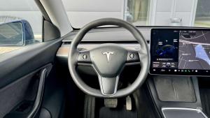 Blue Tesla Model Y 2021 in Vilnius, with an engine capacity of 0.00 L and mileage of 67 thousand km for 26990 €, photo 21 on AUTOMOTO.COM.LV