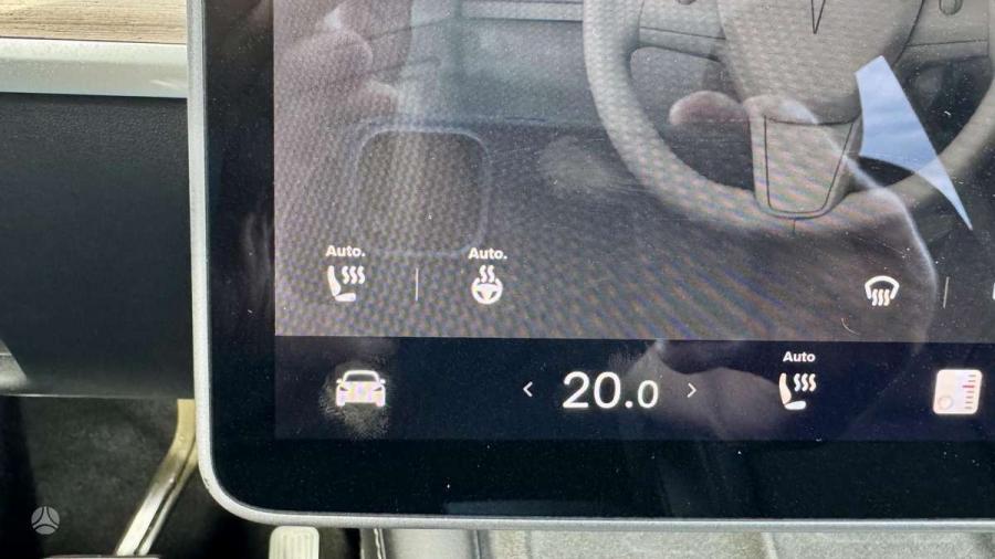 Blue Tesla Model Y 2021 in Vilnius, with an engine capacity of 0.00 L and mileage of 67 thousand km for 26990 €, photo 24 on AUTOMOTO.COM.LV
