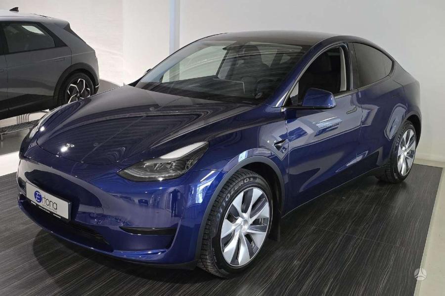 Blue Tesla Model Y 2023 in Siauliai, with an engine capacity of 0.00 L and mileage of 34 thousand km for 26900 €, photo 2 on AUTOMOTO.COM.LV