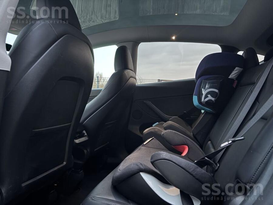 Синий Тесла Модель Y 2023 в Рига, объемом двигателя 0.00 л и пробегом 99 тыс. км за 30450 €, фото 6 на AUTOMOTO.COM.LV