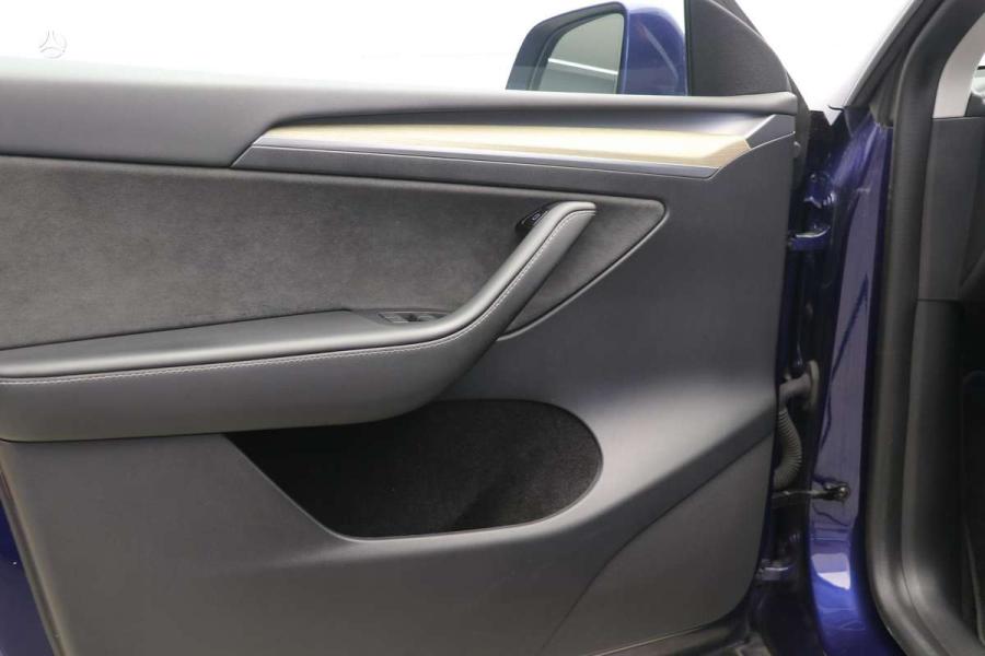 Zils Tesla Model Y 2023 Viļņa, ar dzinēja tilpumu 0.00 L un nobraukumu 105 tūkst. km par 33490 €, foto 16 vietnē AUTOMOTO.COM.LV