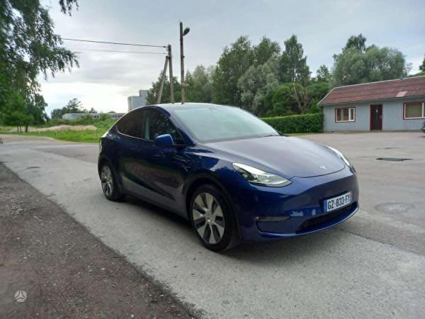 Blue Tesla Model Y 2024 in Tartu, with an engine capacity of 0.00 L and mileage of 69 thousand km for 39200 €, photo 8 on AUTOMOTO.COM.LV