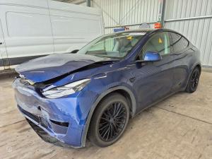Zils Tesla Model Y 2024 Tallina, ar dzinēja tilpumu 0.00 L un nobraukumu 52 tūkst. km par 23500 €, foto  vietnē AUTOMOTO.COM.LV