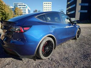 Blue Tesla Model Y 2024 in Tallinn, with an engine capacity of 0.00 L and mileage of 52 thousand km for 37500 €, photo 4 on AUTOMOTO.COM.LV