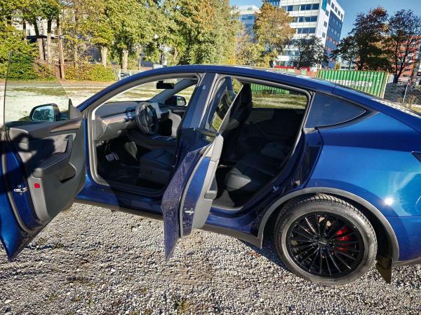 Zils Tesla Model Y 2024 Tallina, ar dzinēja tilpumu 0.00 L un nobraukumu 52 tūkst. km par 37500 €, foto 6 vietnē AUTOMOTO.COM.LV