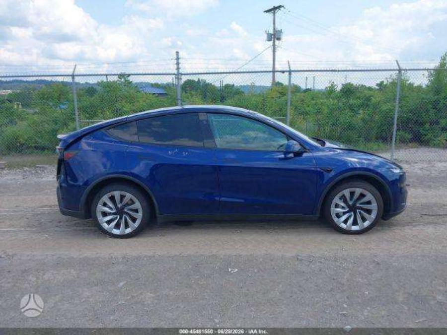 Blue Tesla Model Y 2026 in Klaipeda, with an engine capacity of 0.00 L and mileage of 22 thousand km for 17900 €, photo 7 on AUTOMOTO.COM.LV