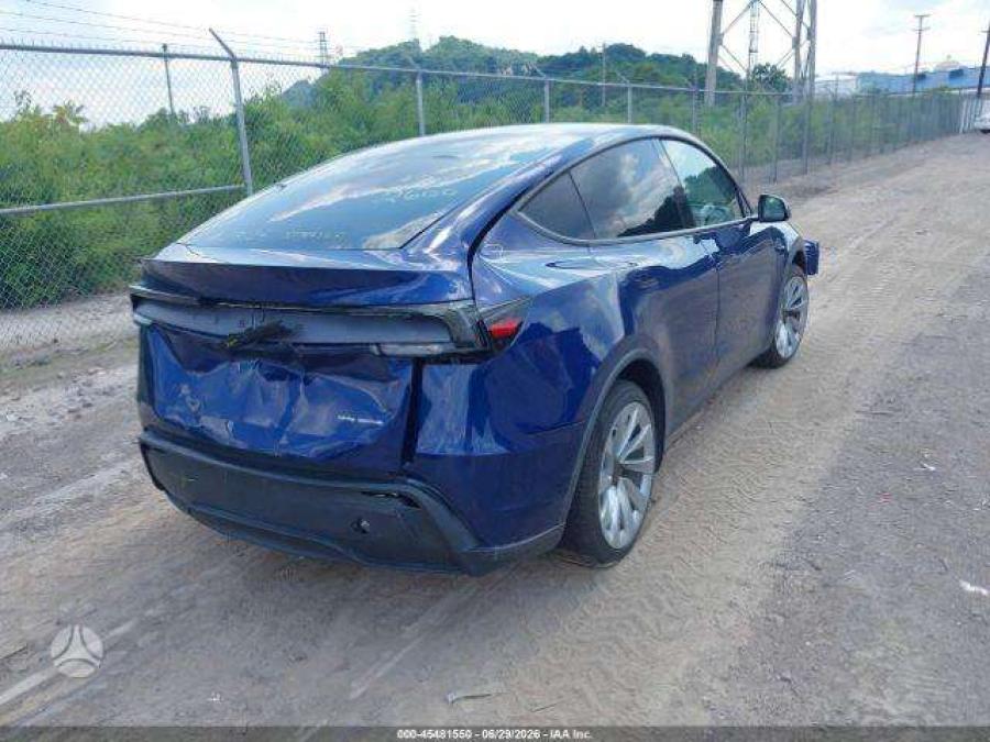 Blue Tesla Model Y 2026 in Klaipeda, with an engine capacity of 0.00 L and mileage of 22 thousand km for 17900 €, photo 9 on AUTOMOTO.COM.LV