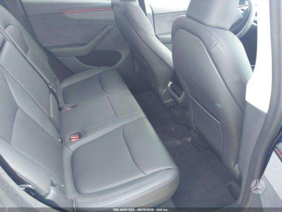 Blue Tesla Model Y 2026 in Klaipeda, with an engine capacity of 0.00 L and mileage of 22 thousand km for 17900 €, photo 14 on AUTOMOTO.COM.LV