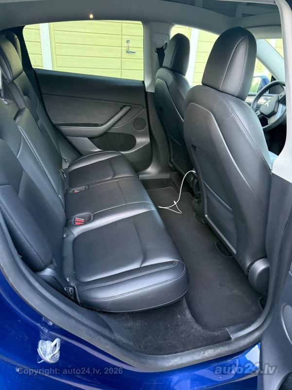 Blue Tesla Model Y 2021 in Tallinn, with an engine capacity of 0.00 L and mileage of 10 thousand km for 32000 €, photo 5 on AUTOMOTO.COM.LV