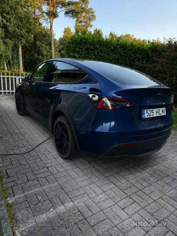 Blue Tesla Model Y 2021 in Tallinn, with an engine capacity of 0.00 L and mileage of 10 thousand km for 32000 €, photo 8 on AUTOMOTO.COM.LV