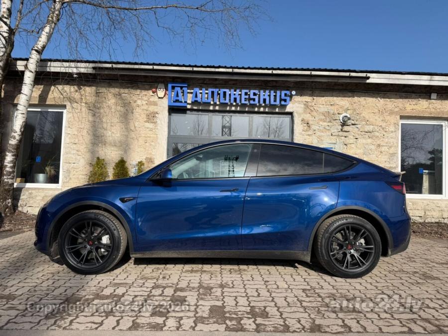 Blue Tesla Model Y 2022 in Tallinn, with an engine capacity of 0.00 L and mileage of 55 thousand km for 33990 €, photo 12 on AUTOMOTO.COM.LV