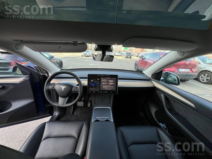 Blue Tesla Model Y 2022 in Riga, with an engine capacity of 0.00 L and mileage of 72 thousand km for 31999 €, photo 8 on AUTOMOTO.COM.LV