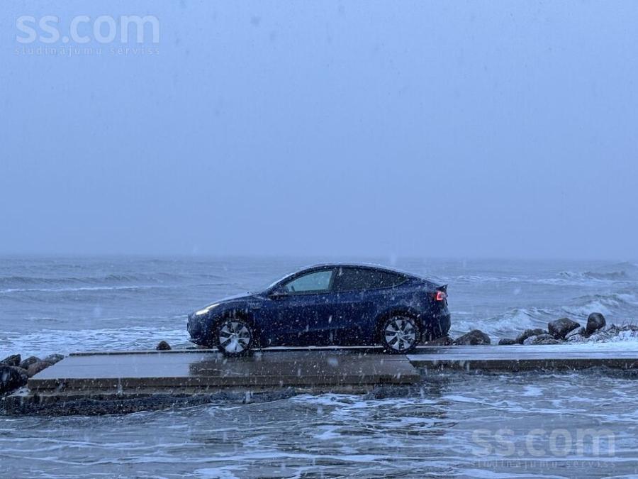 Zils Tesla Model Y 2023 Rīga, ar dzinēja tilpumu 0.00 L un nobraukumu 89 tūkst. km par 32499 €, foto 1 vietnē AUTOMOTO.COM.LV