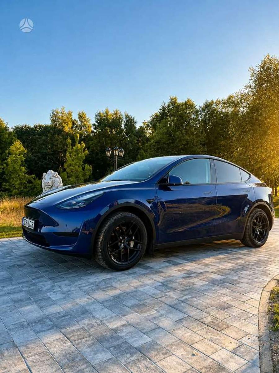 Blue Tesla Model Y 2023 in Vilnius, with an engine capacity of 0.00 L and mileage of 72 thousand km for 25700 €, photo 3 on AUTOMOTO.COM.LV