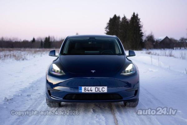 Zils Tesla Model Y 2024 Pērnava, ar dzinēja tilpumu 0.00 L un nobraukumu 19 tūkst. km par 31990 €, foto 2 vietnē AUTOMOTO.COM.LV