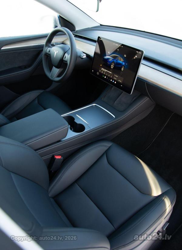 Zils Tesla Model Y 2024 Pērnava, ar dzinēja tilpumu 0.00 L un nobraukumu 19 tūkst. km par 31990 €, foto 11 vietnē AUTOMOTO.COM.LV