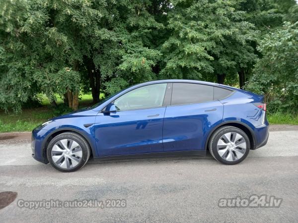 Zils Tesla Model Y 2024 Tartu, ar dzinēja tilpumu 0.00 L un nobraukumu 69 tūkst. km par 39200 €, foto 1 vietnē AUTOMOTO.COM.LV