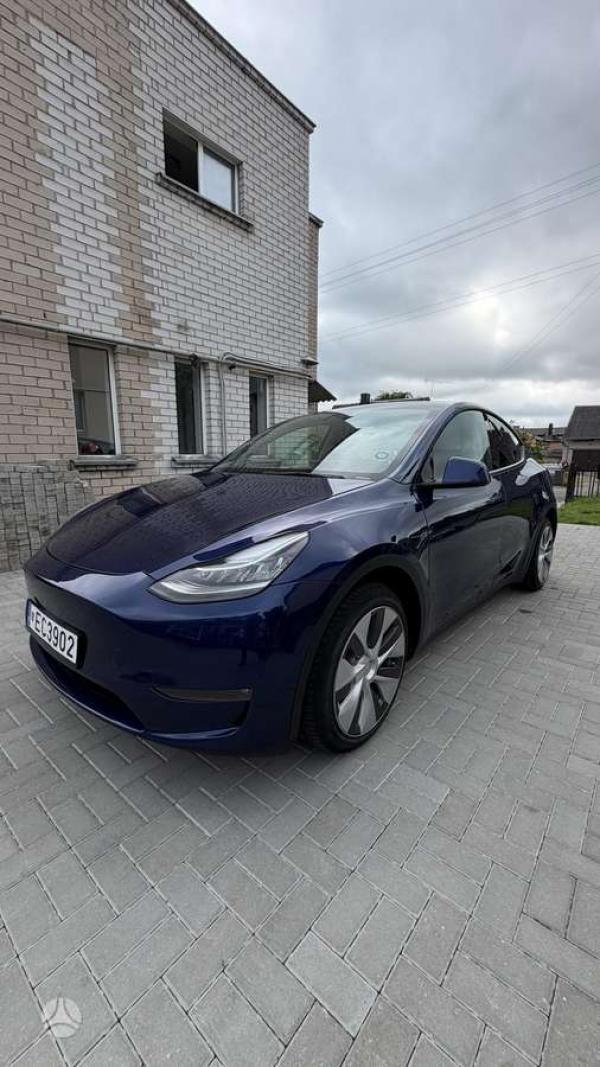 Blue Tesla Model Y 2020 in Kaunas, with an engine capacity of 0.00 L and mileage of 110 thousand km for 21000 €, photo 1 on AUTOMOTO.COM.LV