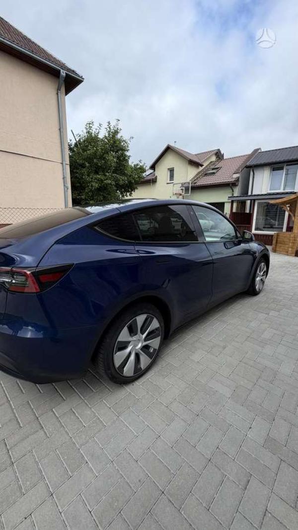 Blue Tesla Model Y 2020 in Kaunas, with an engine capacity of 0.00 L and mileage of 110 thousand km for 21000 €, photo 3 on AUTOMOTO.COM.LV