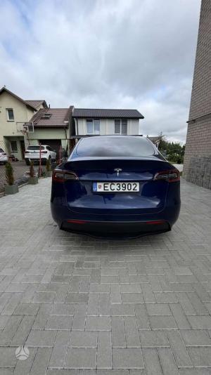 Blue Tesla Model Y 2020 in Kaunas, with an engine capacity of 0.00 L and mileage of 110 thousand km for 21000 €, photo 6 on AUTOMOTO.COM.LV