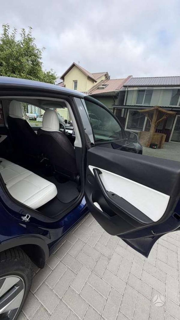 Blue Tesla Model Y 2020 in Kaunas, with an engine capacity of 0.00 L and mileage of 110 thousand km for 21000 €, photo 10 on AUTOMOTO.COM.LV