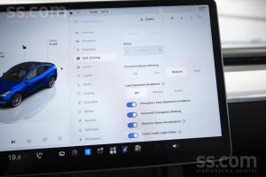 Zils Tesla Model Y 2023 Tukums, ar dzinēja tilpumu 0.00 L un nobraukumu 0 tūkst. km par 31990 €, foto 30 vietnē AUTOMOTO.COM.LV