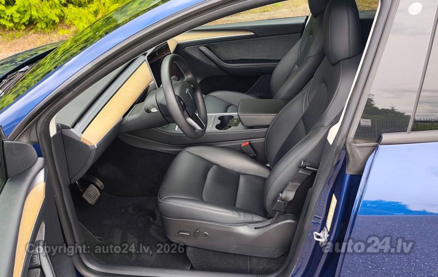 Blue Tesla Model Y 2022 in Tartu, with an engine capacity of 0.00 L and mileage of 107 thousand km for 32900 €, photo 17 on AUTOMOTO.COM.LV