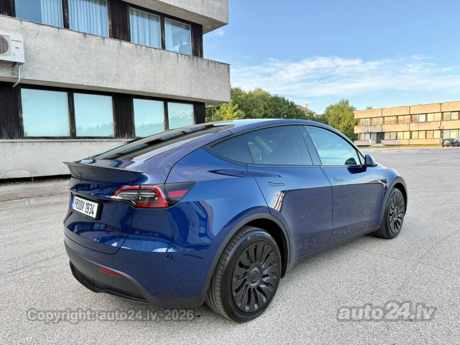 Blue Tesla Model Y 2023 in Tallinn, with an engine capacity of 0.00 L and mileage of 105 thousand km for 33800 €, photo 9 on AUTOMOTO.COM.LV