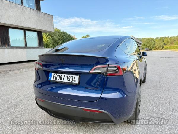 Blue Tesla Model Y 2023 in Tallinn, with an engine capacity of 0.00 L and mileage of 105 thousand km for 33800 €, photo 10 on AUTOMOTO.COM.LV