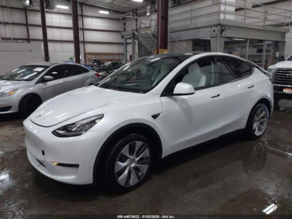 Tesla Model Y 2023 in Klaipeda, with an engine capacity of 0.00 L and mileage of 0 thousand km for 14000 €, photo 1 on AUTOMOTO.COM.LV