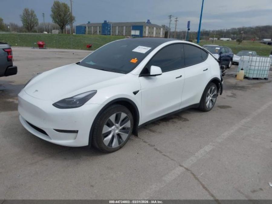 Tesla Model Y 2023 in Klaipeda, with an engine capacity of 0.00 L and mileage of 0 thousand km for 10000 €, photo 3 on AUTOMOTO.COM.LV