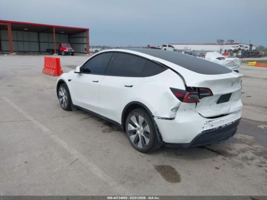 Tesla Model Y 2023 in Klaipeda, with an engine capacity of 0.00 L and mileage of 0 thousand km for 10000 €, photo 4 on AUTOMOTO.COM.LV