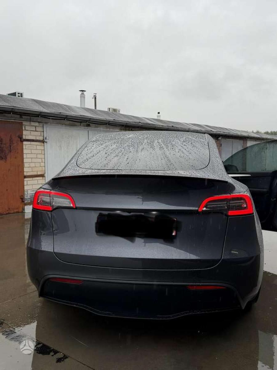 Tesla Model Y 2023 in Kaunas, with an engine capacity of 0.00 L and mileage of 44 thousand km for 28700 €, photo 4 on AUTOMOTO.COM.LV