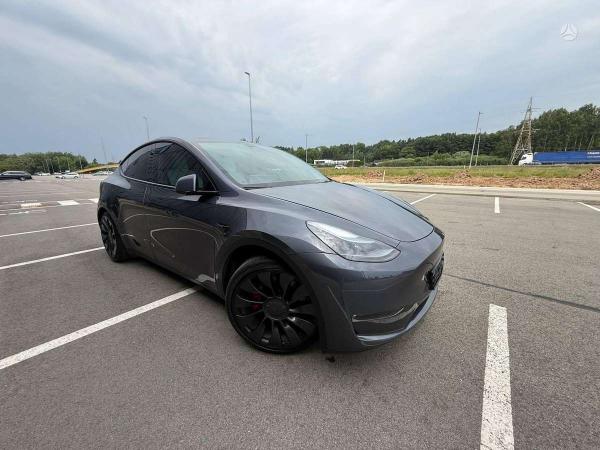 Tesla Model Y 2023 Kauņa, ar dzinēja tilpumu 0.00 L un nobraukumu 44 tūkst. km par 27500 €, foto 1 vietnē AUTOMOTO.COM.LV