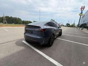 Tesla Model Y 2023 in Kaunas, with an engine capacity of 0.00 L and mileage of 44 thousand km for 27500 €, photo 5 on AUTOMOTO.COM.LV