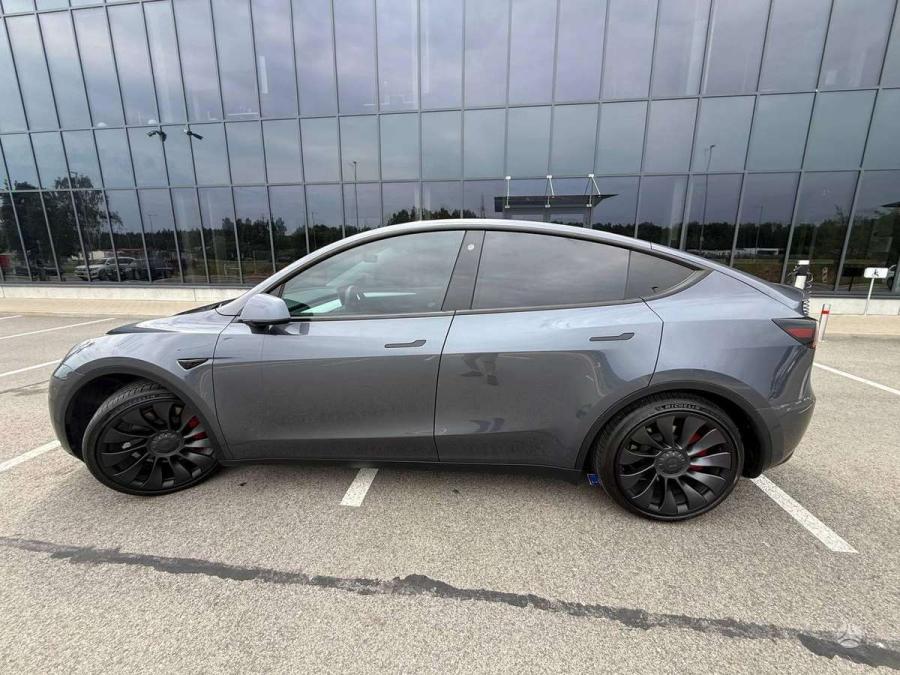 Tesla Model Y 2023 in Kaunas, with an engine capacity of 0.00 L and mileage of 44 thousand km for 27500 €, photo 7 on AUTOMOTO.COM.LV