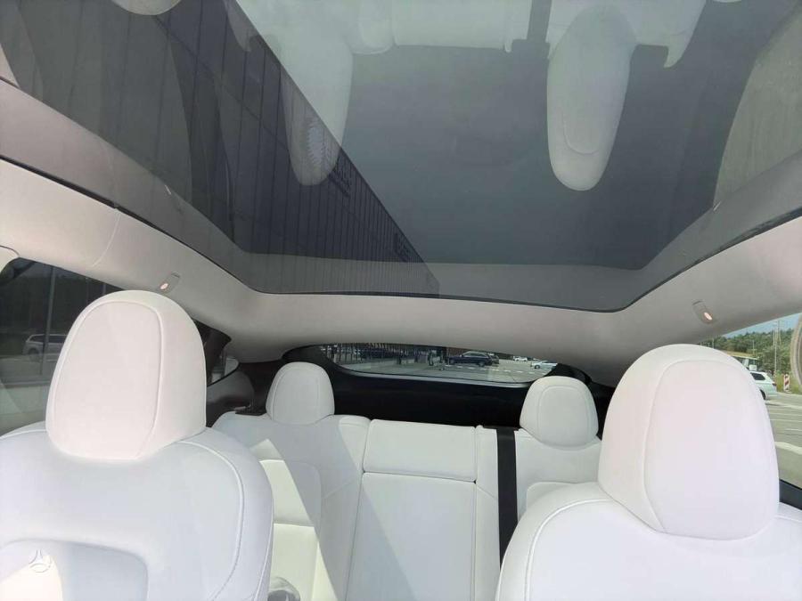 Tesla Model Y 2023 in Kaunas, with an engine capacity of 0.00 L and mileage of 44 thousand km for 27500 €, photo 12 on AUTOMOTO.COM.LV