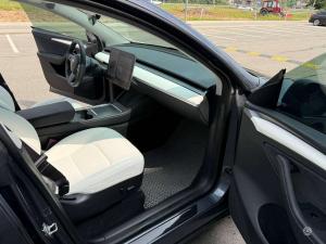 Tesla Model Y 2023 in Kaunas, with an engine capacity of 0.00 L and mileage of 44 thousand km for 27500 €, photo 13 on AUTOMOTO.COM.LV