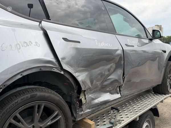 Tesla Model Y 2024 Kauņa, ar dzinēja tilpumu 0.00 L un nobraukumu 45 tūkst. km par 19500 €, foto 6 vietnē AUTOMOTO.COM.LV