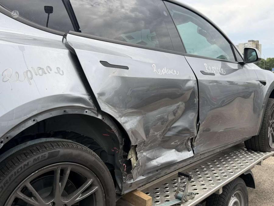 Tesla Model Y 2024 Kauņa, ar dzinēja tilpumu 0.00 L un nobraukumu 45 tūkst. km par 19500 €, foto 7 vietnē AUTOMOTO.COM.LV