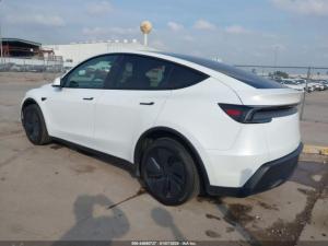 Tesla Model Y 2026 Klaipėda, ar dzinēja tilpumu 0.00 L un nobraukumu 0 tūkst. km par 27500 €, foto 3 vietnē AUTOMOTO.COM.LV