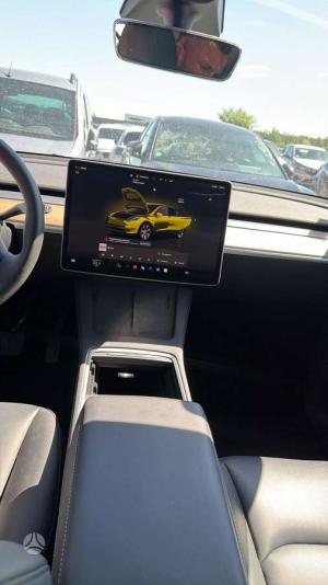 Pelēks Tesla Model Y 2022 Prienai, ar dzinēja tilpumu 0.00 L un nobraukumu 60 tūkst. km par 23600 €, foto 4 vietnē AUTOMOTO.COM.LV