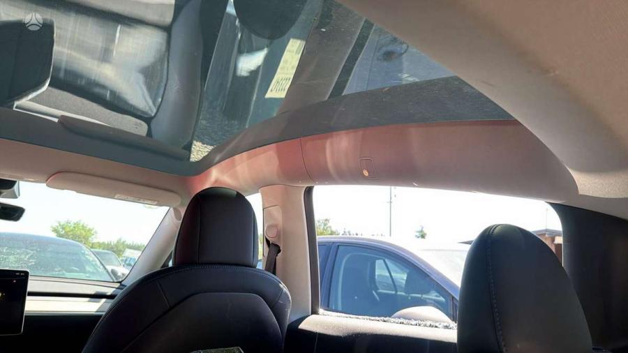 Pelēks Tesla Model Y 2022 Prienai, ar dzinēja tilpumu 0.00 L un nobraukumu 60 tūkst. km par 23600 €, foto 7 vietnē AUTOMOTO.COM.LV